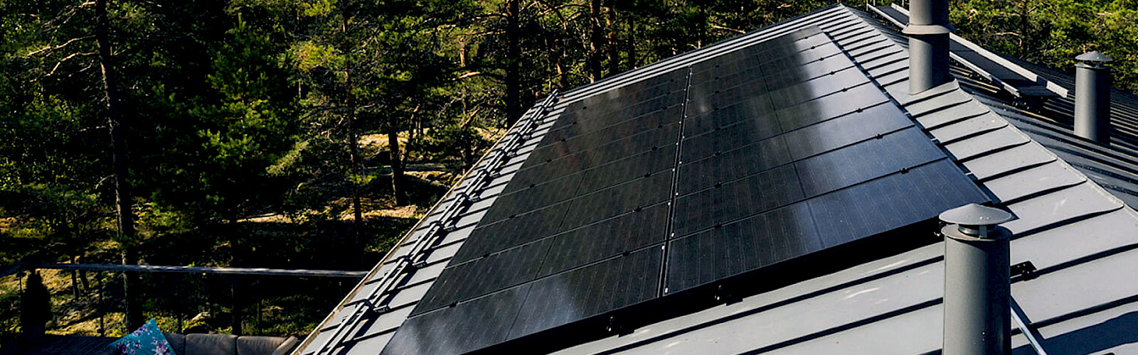 Miten aurinko­sähkö­järjestelmä toimii? | EnergiaEki